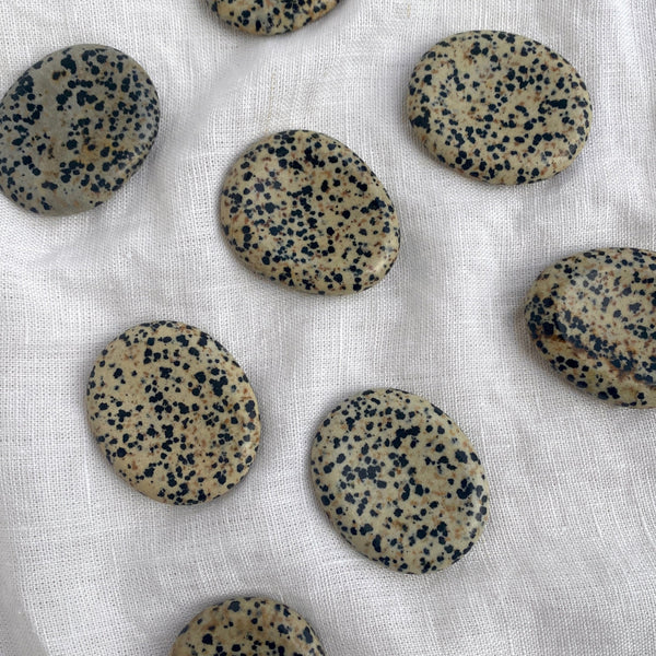 Small Calming Meditation Crystals for Manifestation - The Healing Hedge ...